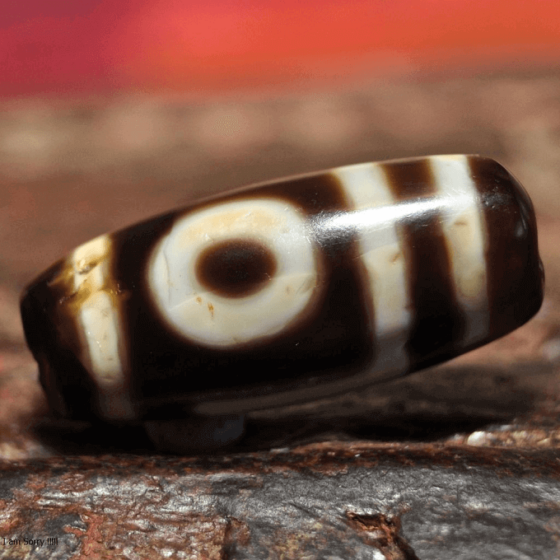 Ý nghĩa đặc biệt của mẫu đá Dzi 6 mắt mà bạn không thể bỏ qua - Đá Quý ...