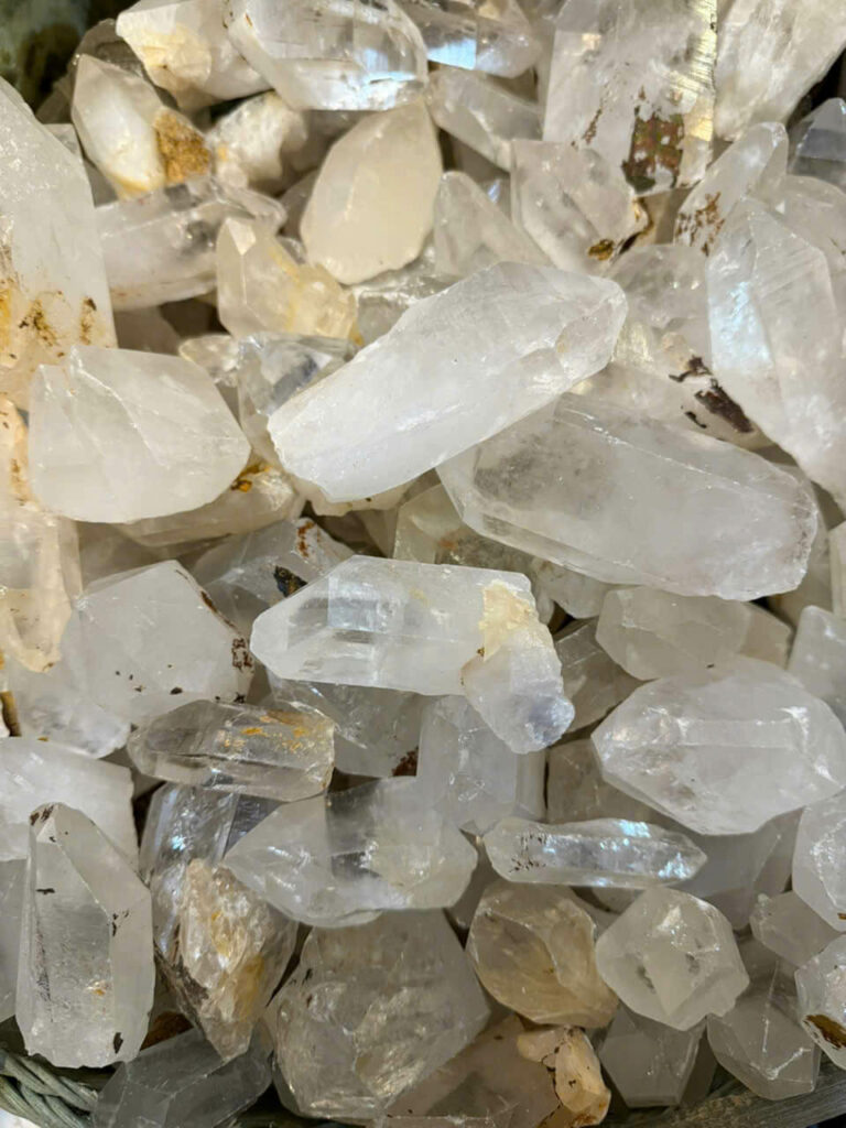 Cấu trúc nguyên tử cơ bản: Tại sao cùng là Thạch Anh nhưng màu Tím ...